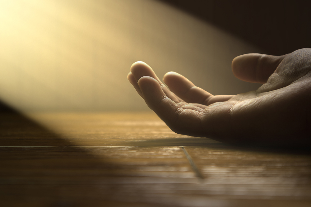 Rukous on suostumista Jumalan valtaan - Uusi Tie -verkkolehti