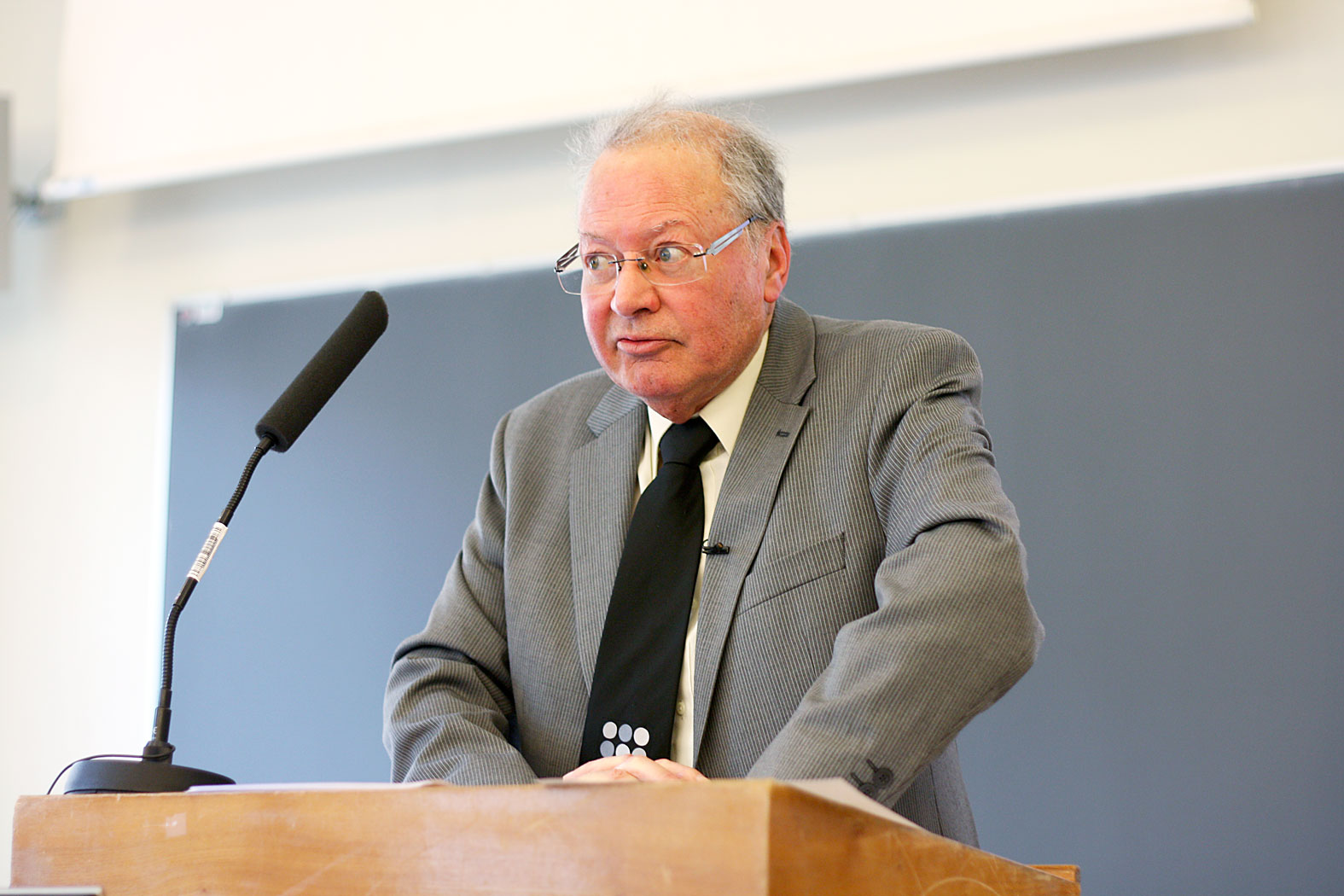 John Hedley Brooke: "Tiede ei ole merkittävin syy maallistumiseen ...